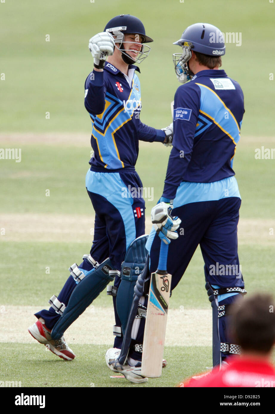 MATTHEW FISHER & JOE SAYERS YORKSHIRE VIKINGS COUNTY CRICK NORTH MARINE ...