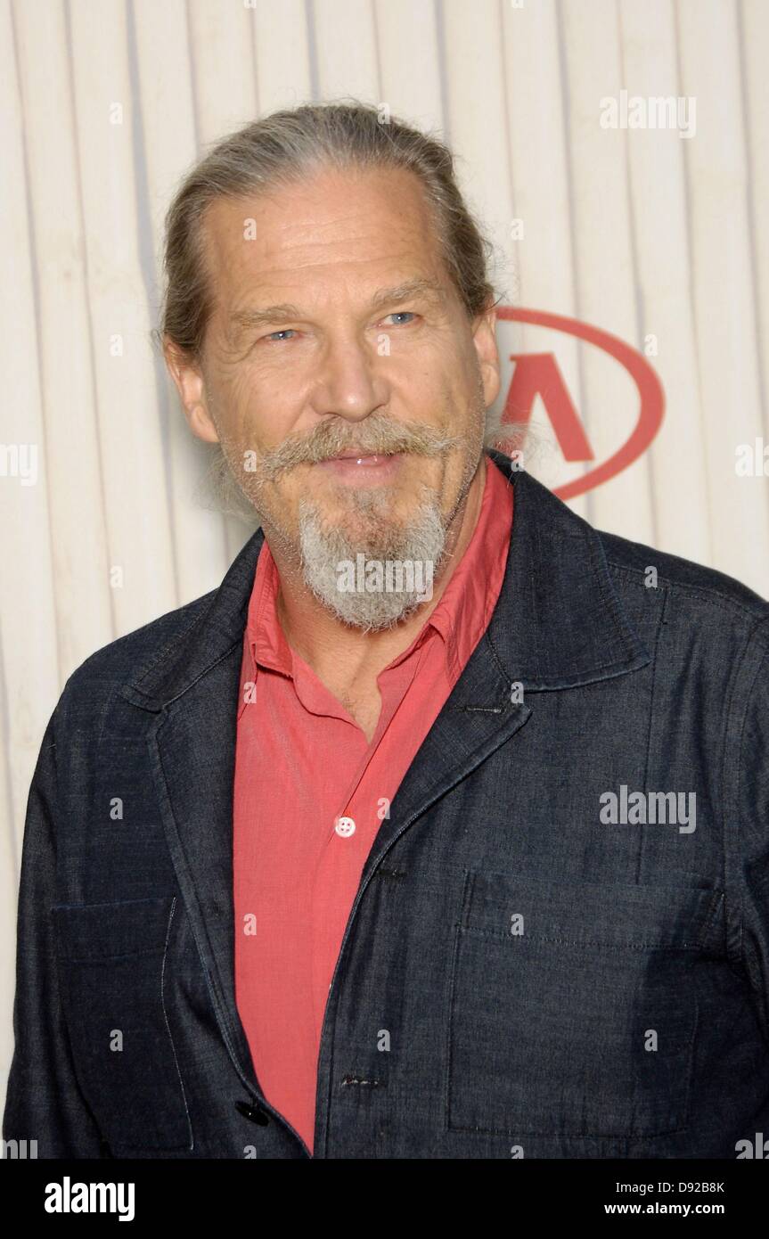 Jeff Bridges at arrivals for SPIKE TV's Guys Choice 2013, Sony Pictures ...