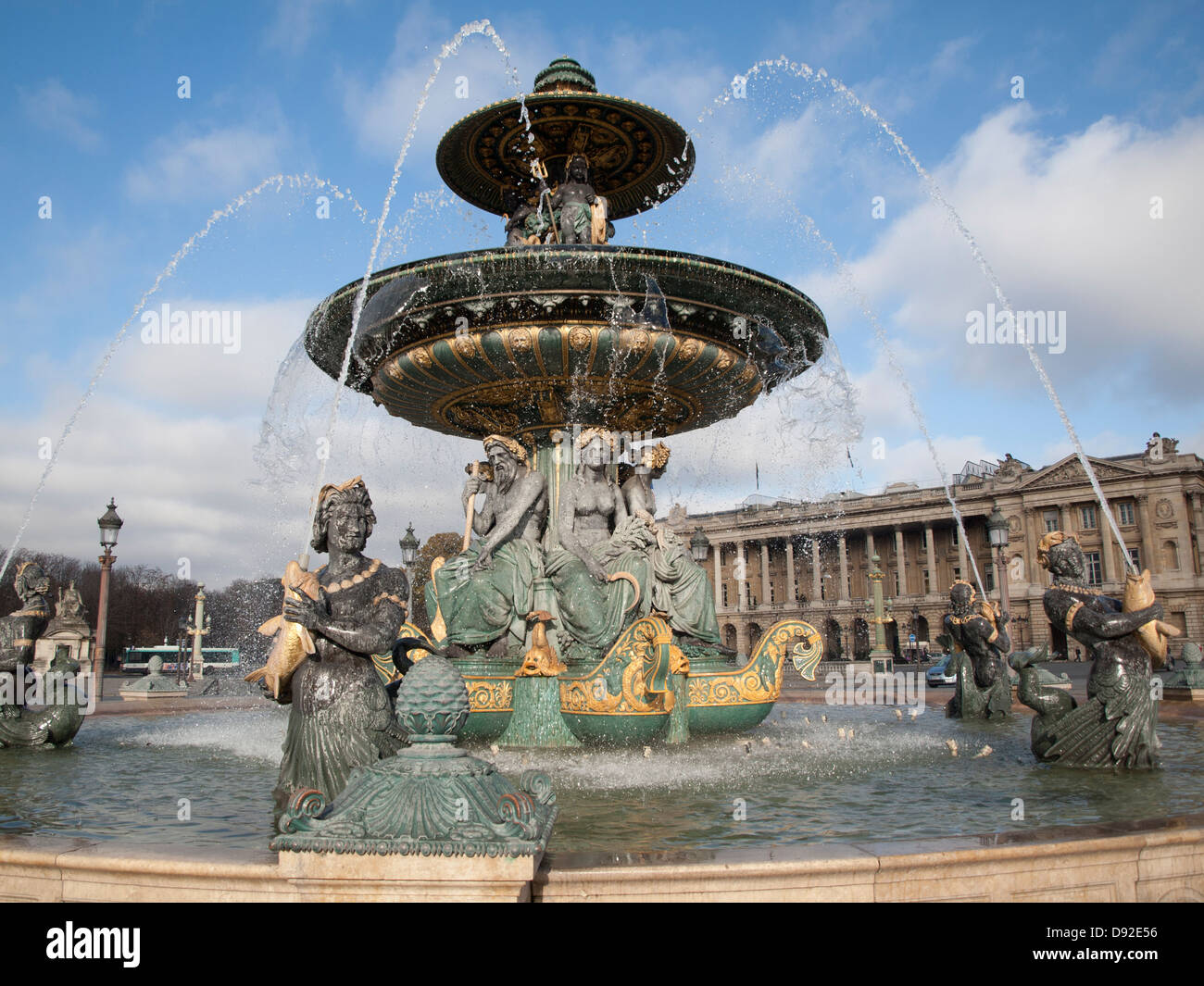 Water fountain paris tourist hi-res stock photography and images - Alamy