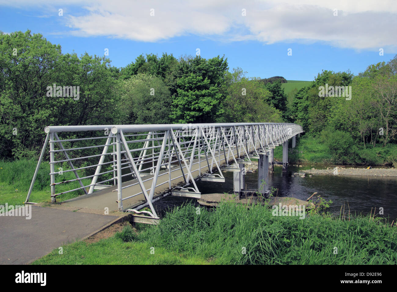 Metal Footbridge Spanning the Ettrick Water, Selkirk, Borders, Scotland ...
