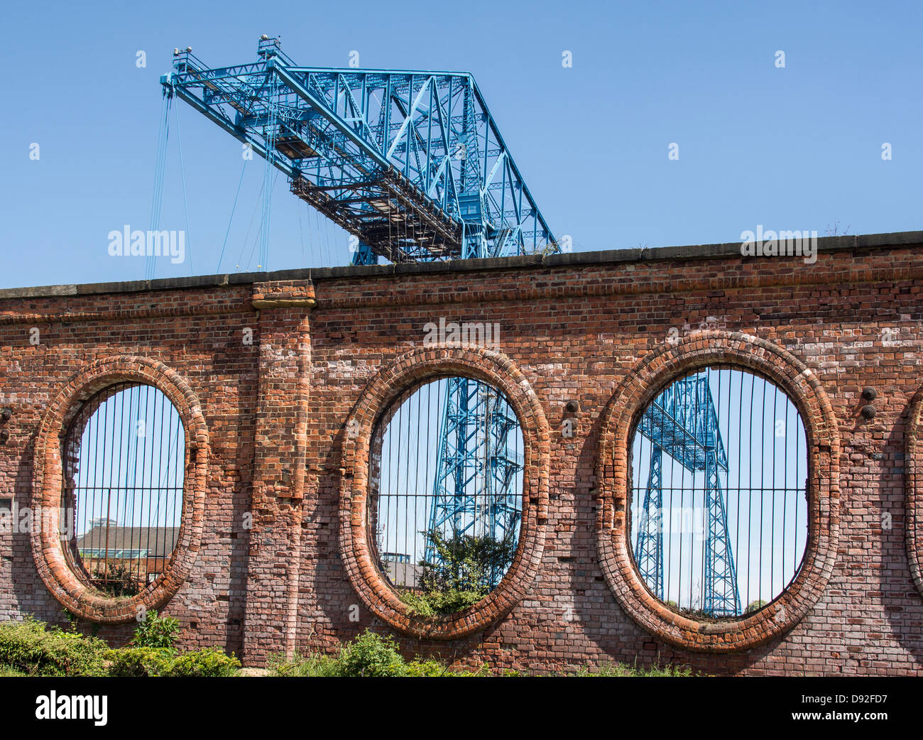 Transporter Bridge 1911 and Victorian brickwork in ...