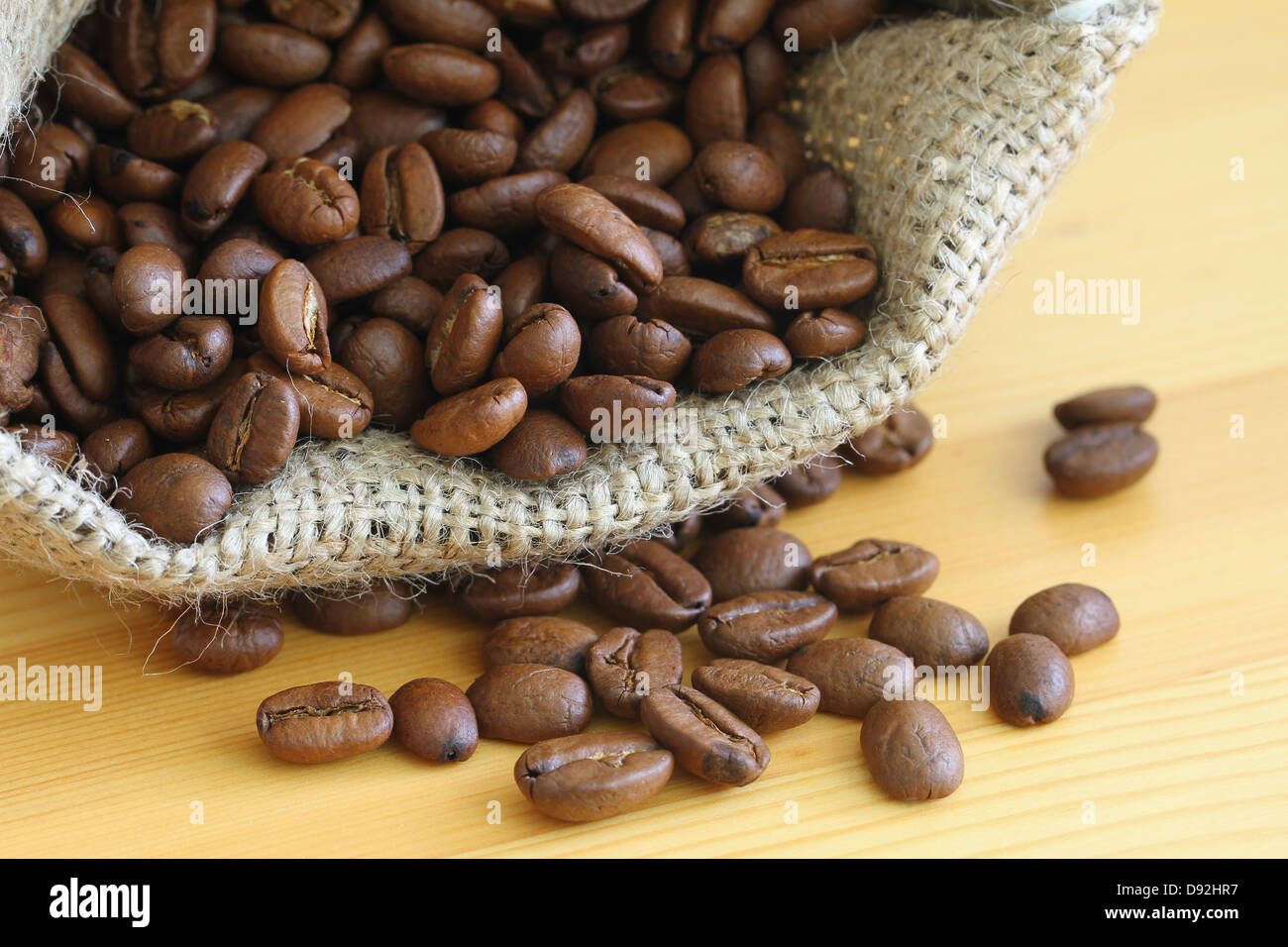 Coffee beans on jute bag hi-res stock photography and images - Alamy