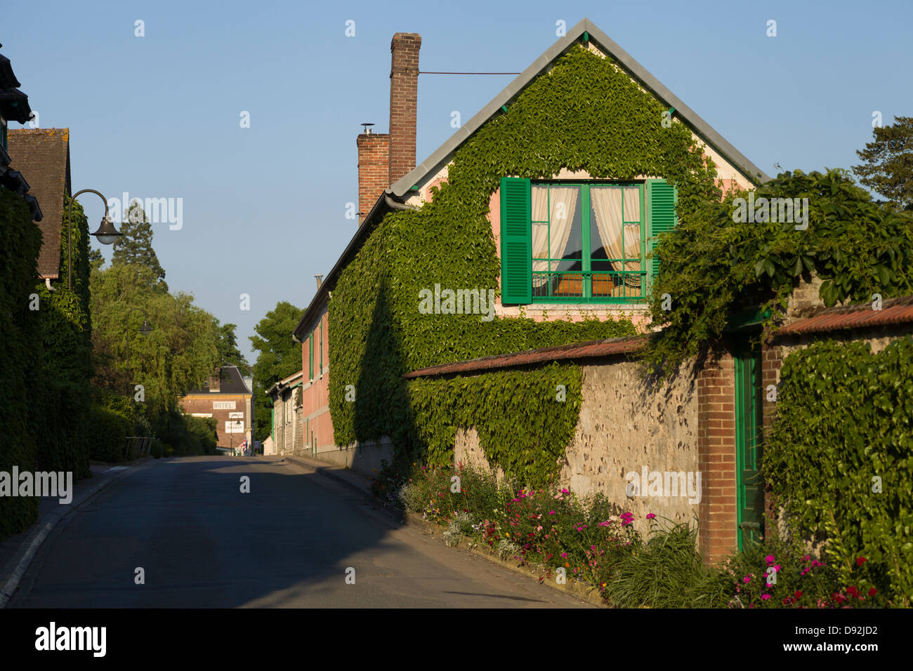Claude monet house hi-res stock photography and images - Alamy