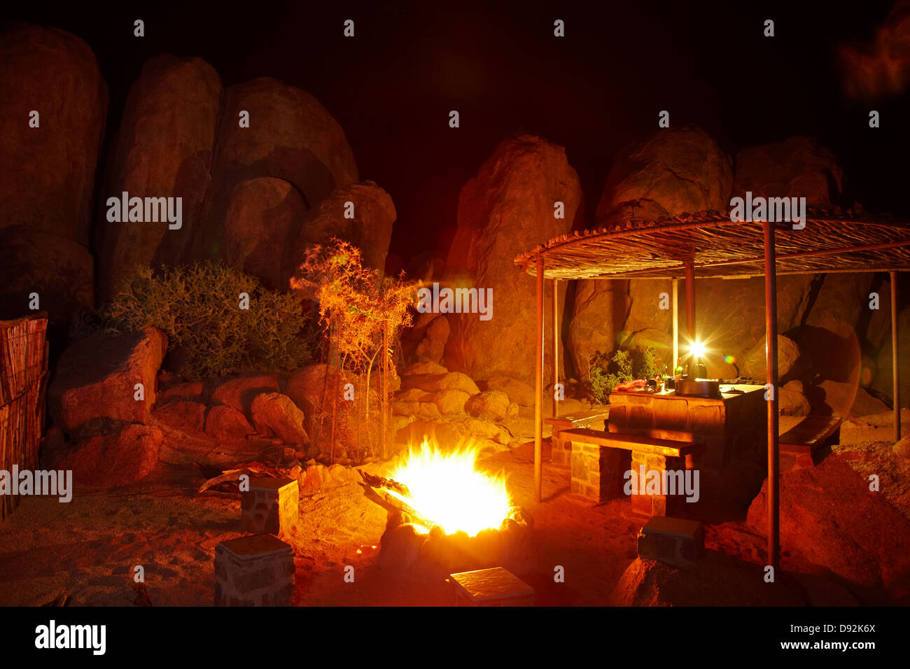 Campfire among the rocks hi-res stock photography and images - Alamy