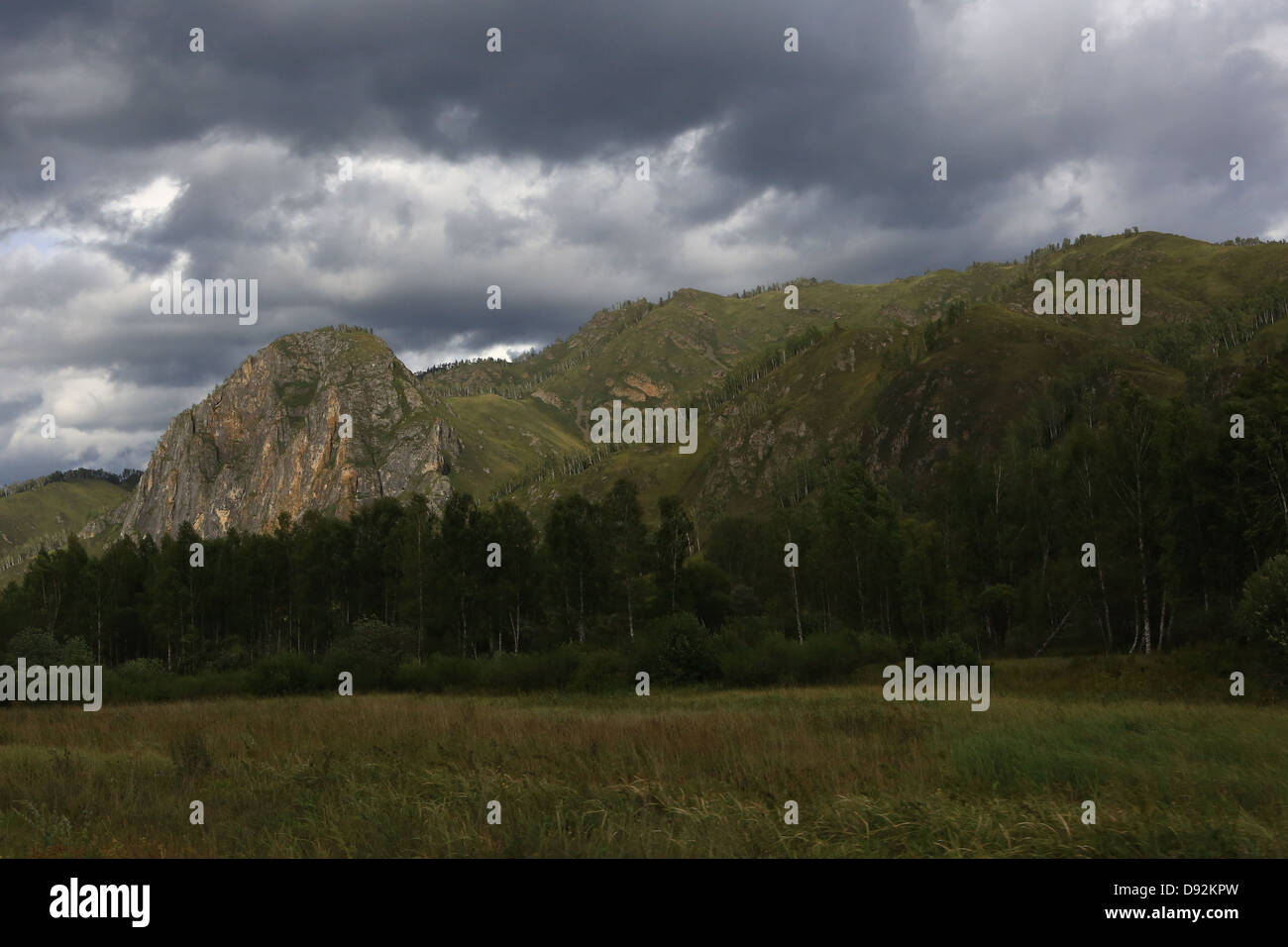 Cloudy landscapes hi-res stock photography and images - Alamy