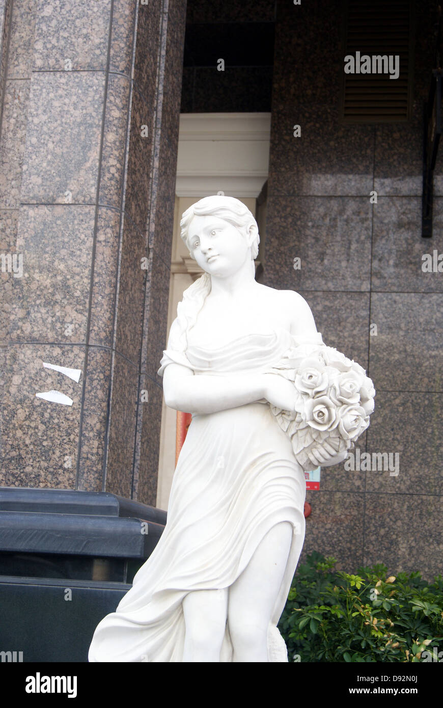 White statues, statues of women Stock Photo - Alamy