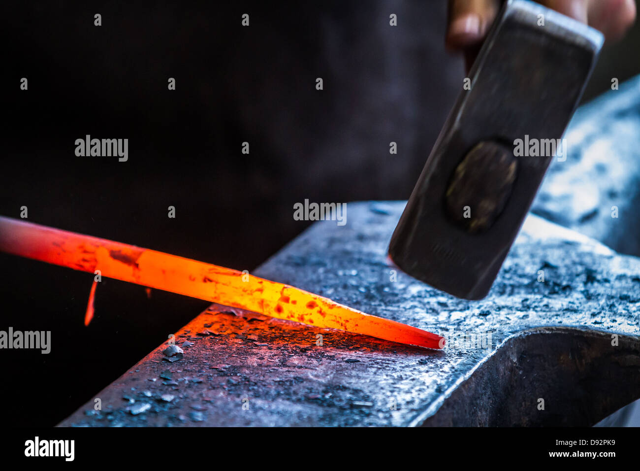 Steel anvil heavy steel anvil hi-res stock photography and images - Alamy