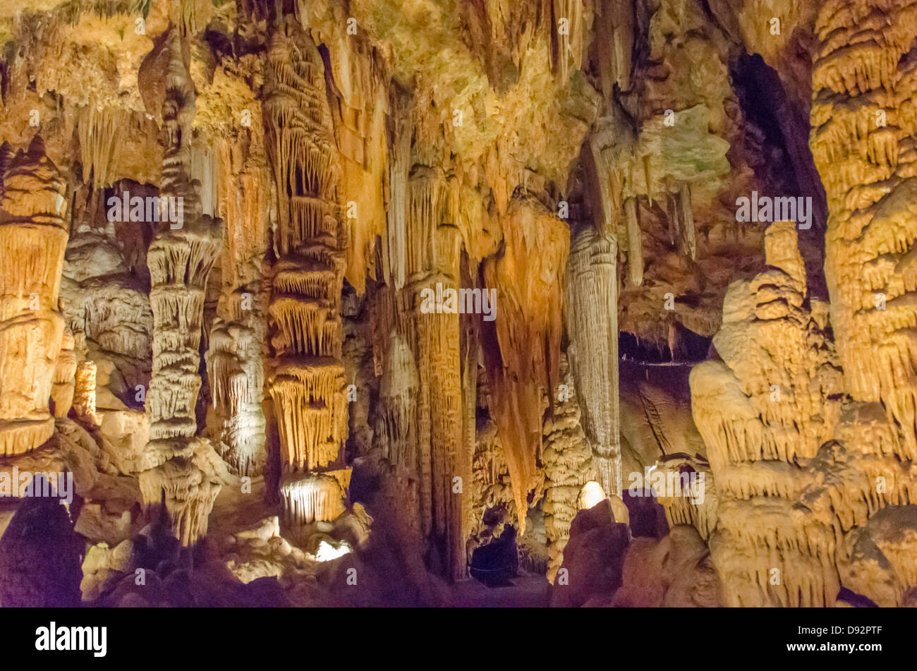 Limestone cave virginia hi-res stock photography and images - Alamy
