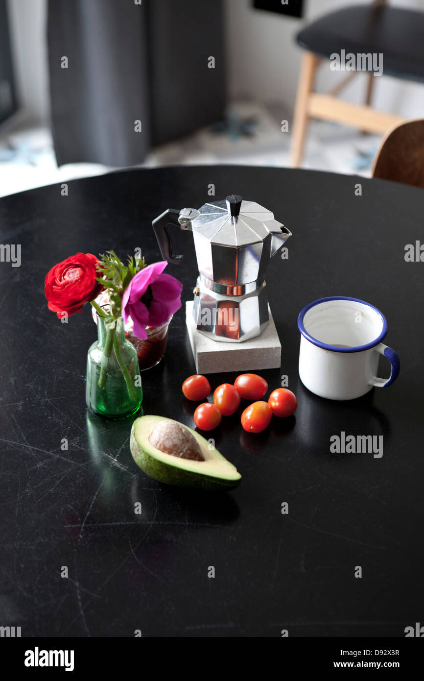 Simple coffee arrangement hi-res stock photography and images - Alamy