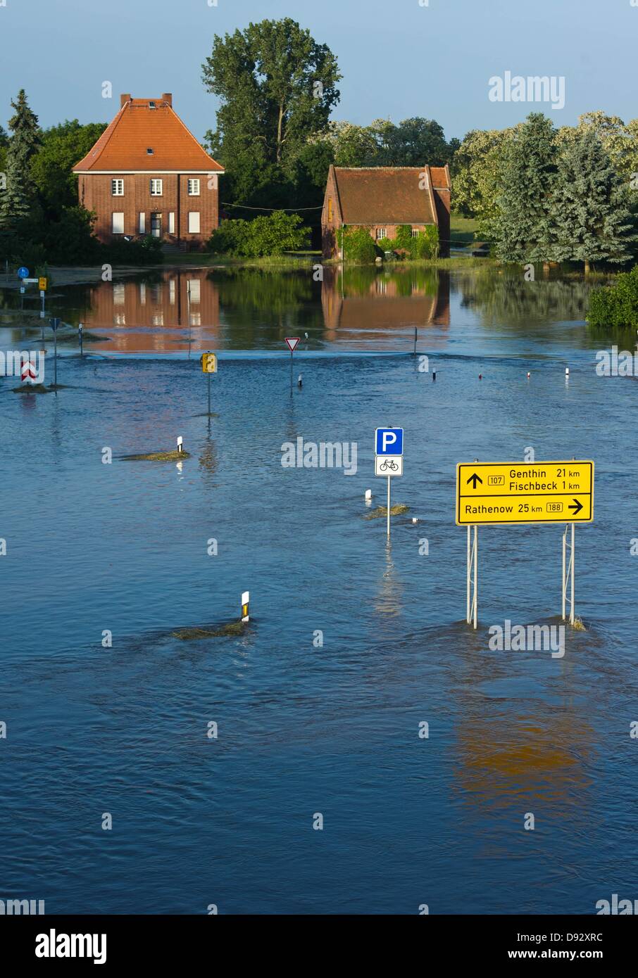 Fischbeck, Germany, 10 June 2013.The B 107 street is flooded by water ...