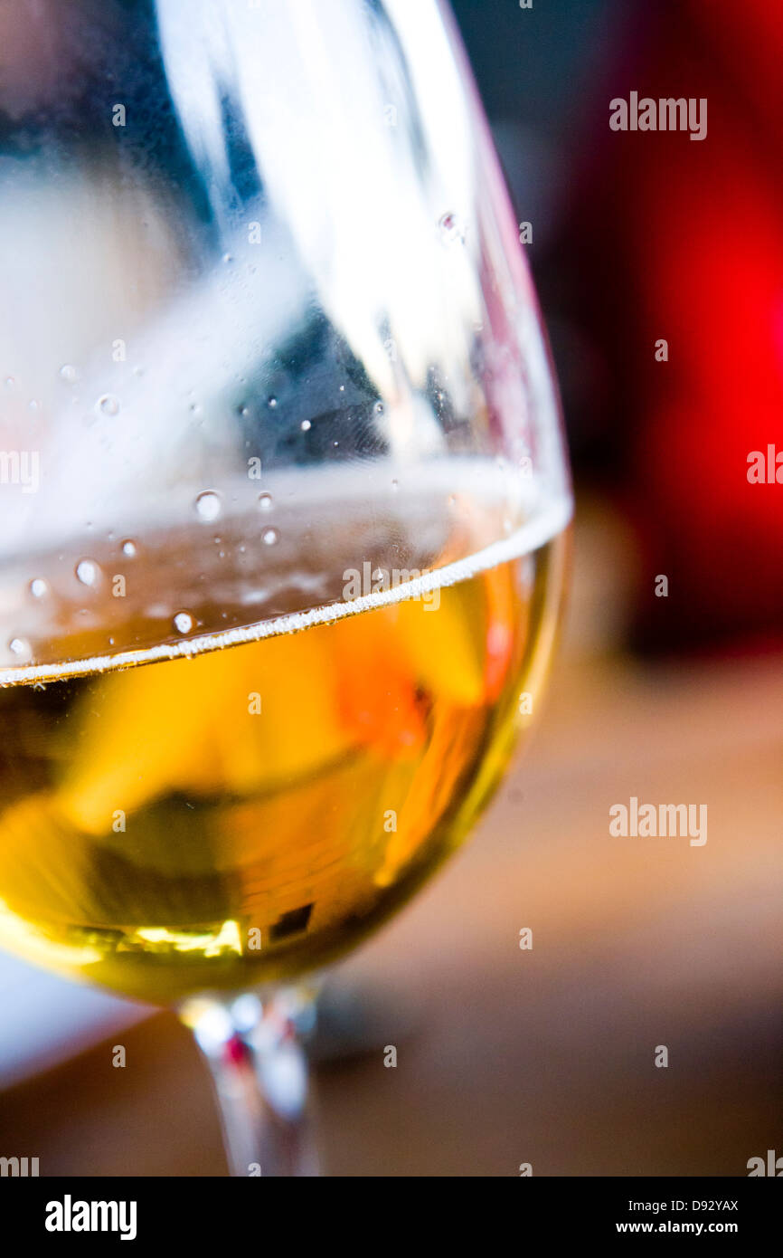 Vertical shot beer glass hi-res stock photography and images - Alamy