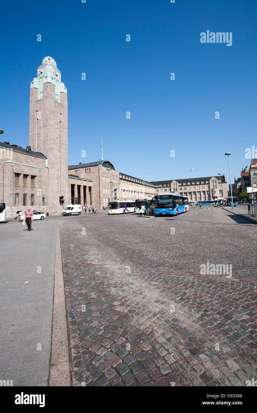 Bus stop by the railway station hi-res stock photography and images - Alamy