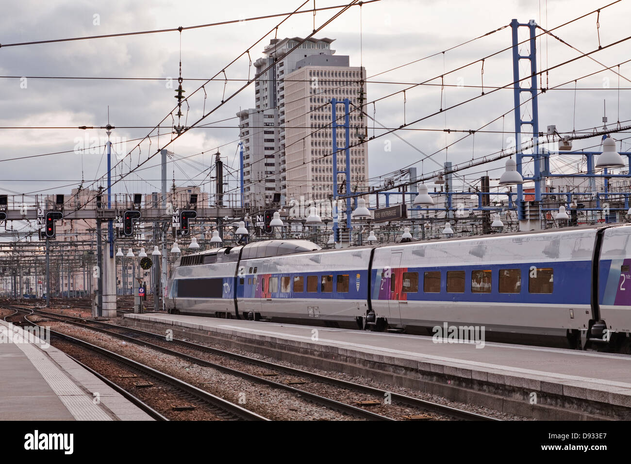 Gare montparnasse paris hi-res stock photography and images - Alamy