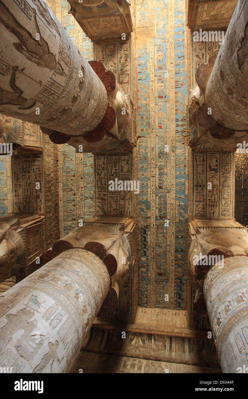 Painted ceiling and columns at Dendera Temple Stock Photo - Alamy