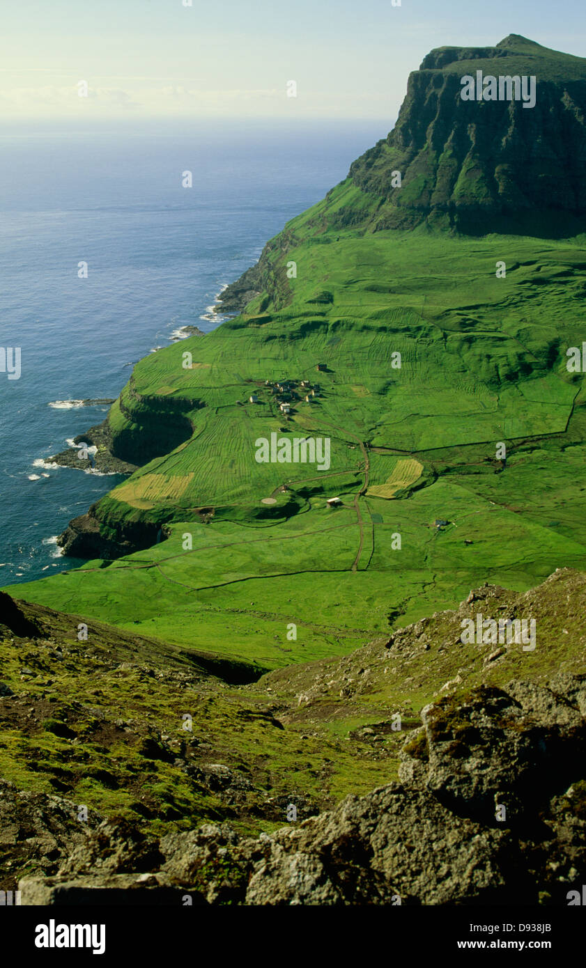 Lush island hi-res stock photography and images - Alamy