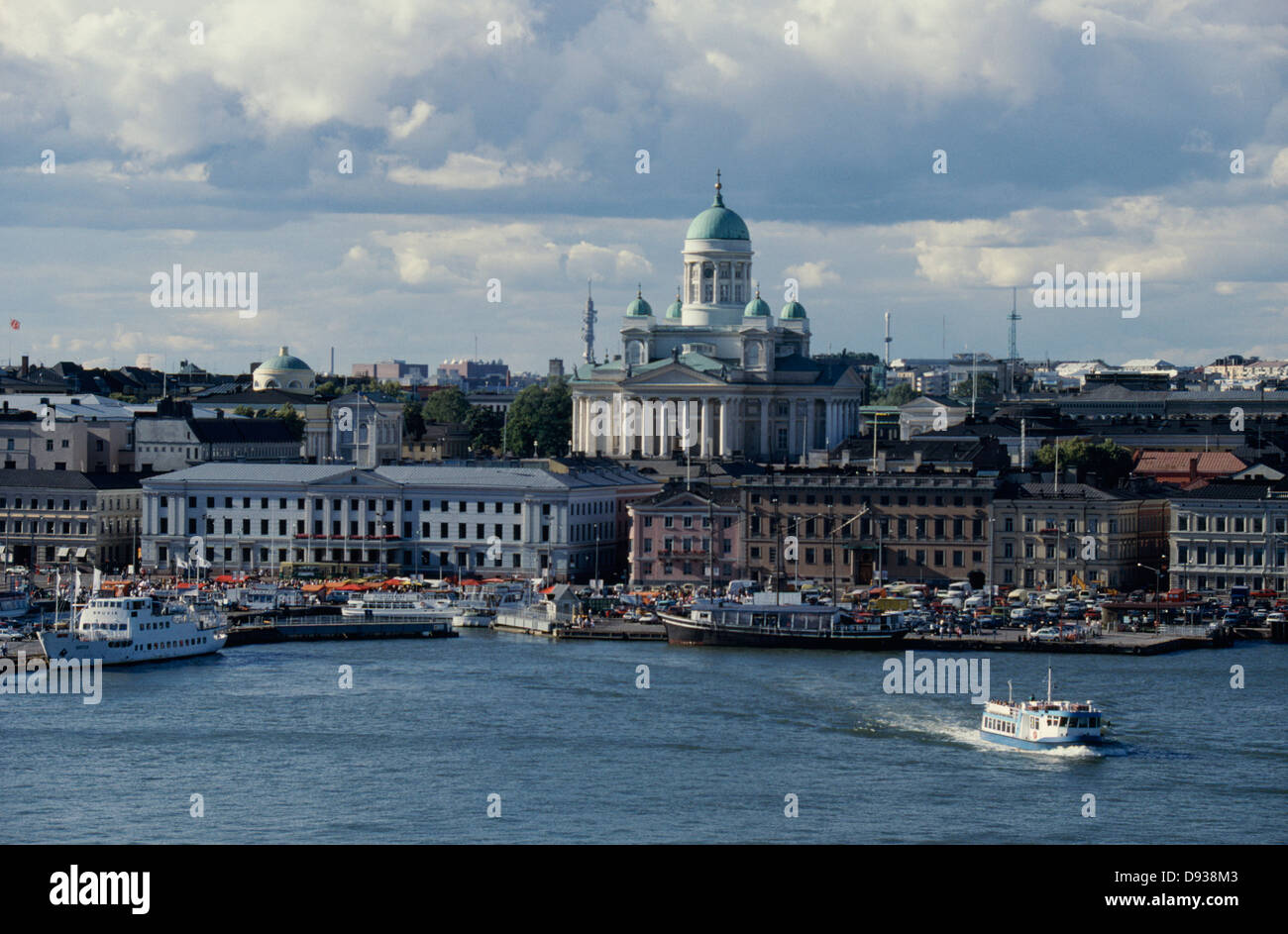 Cityscape sea hi-res stock photography and images - Alamy
