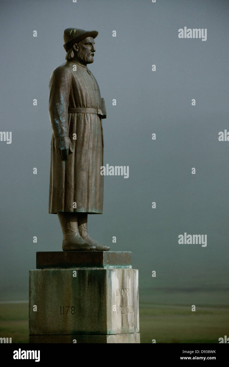 Statue with view hi-res stock photography and images - Alamy