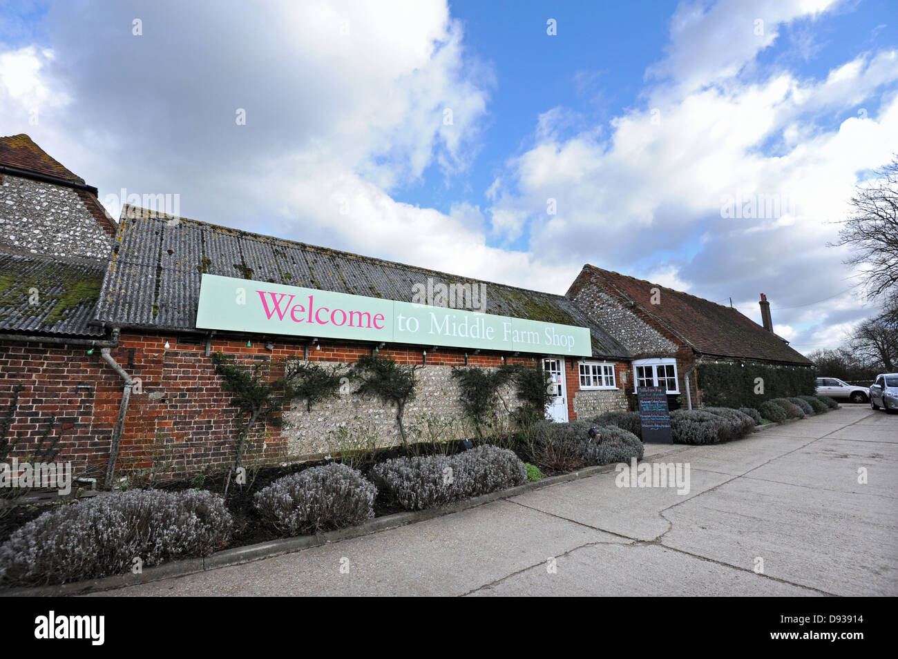 Middle farm hi-res stock photography and images - Alamy