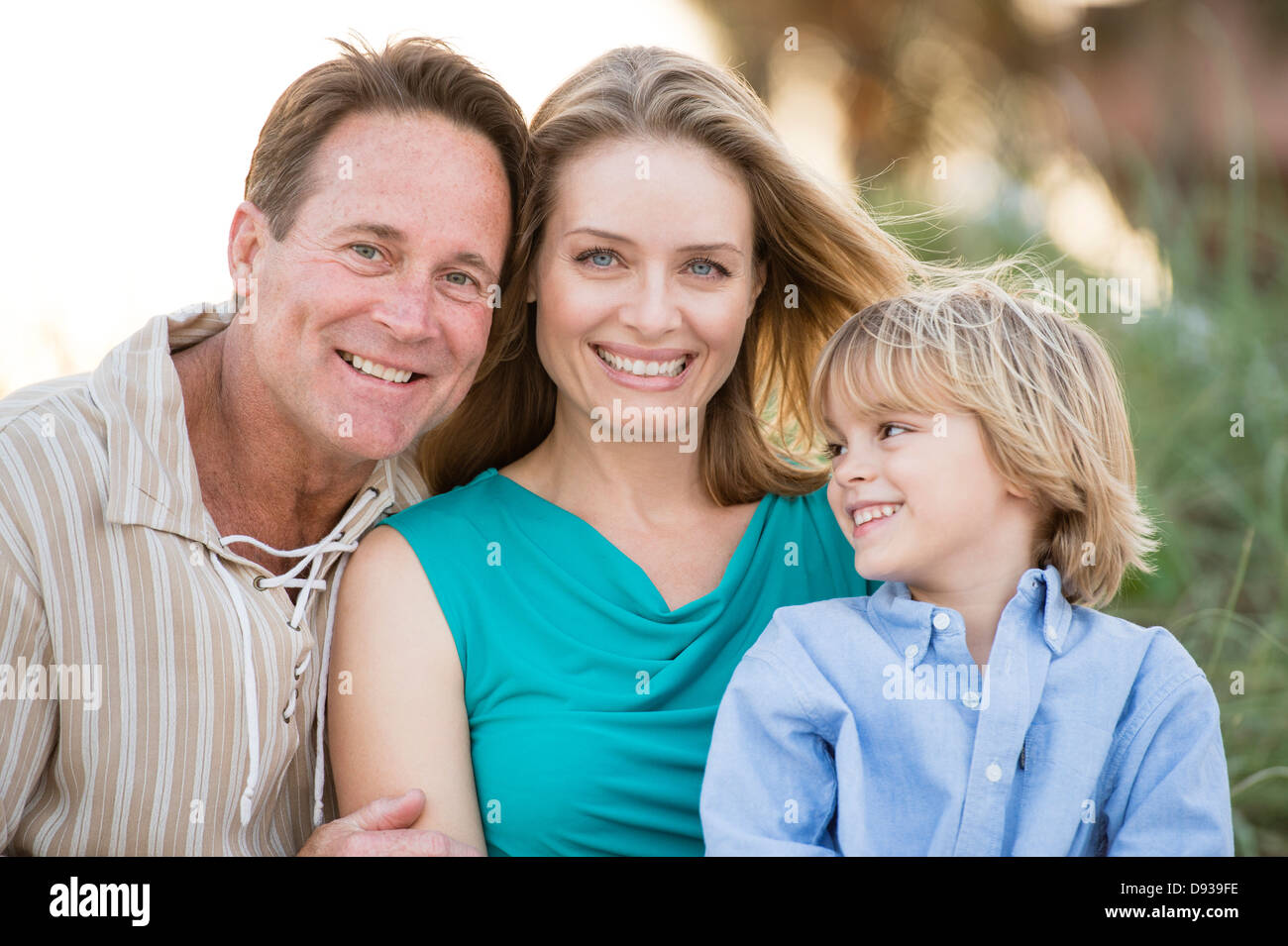 Family group hugging hi-res stock photography and images - Alamy