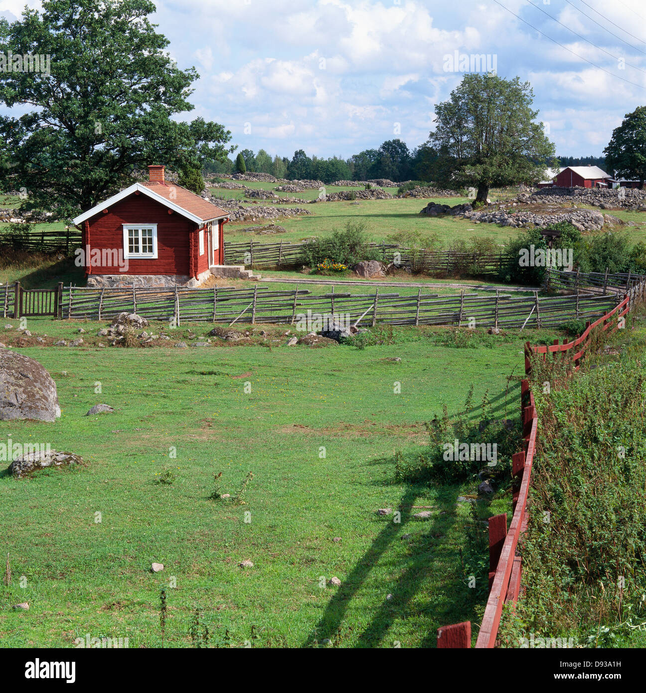 A cottage in the countryside Stock Photo - Alamy