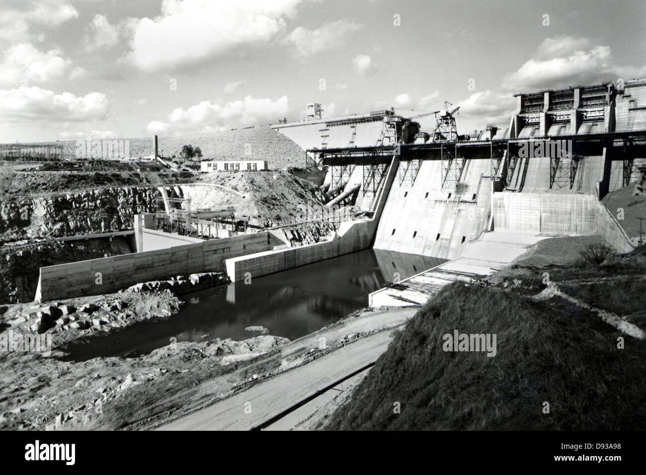 This image highlights the construction of the Folsom Dam as part of the ...