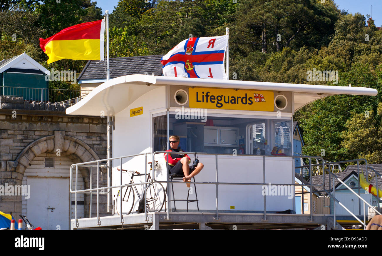 Rnli lifeguard beach station hi-res stock photography and images - Alamy