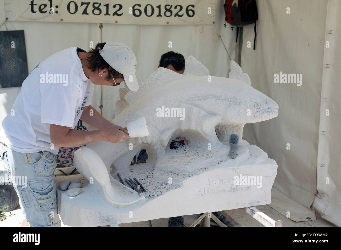 Chiseling stone sculpture hi-res stock photography and images - Alamy