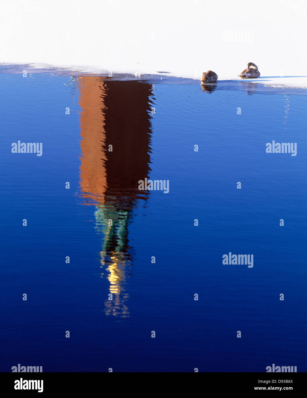 Reflection of building on water Stock Photo - Alamy