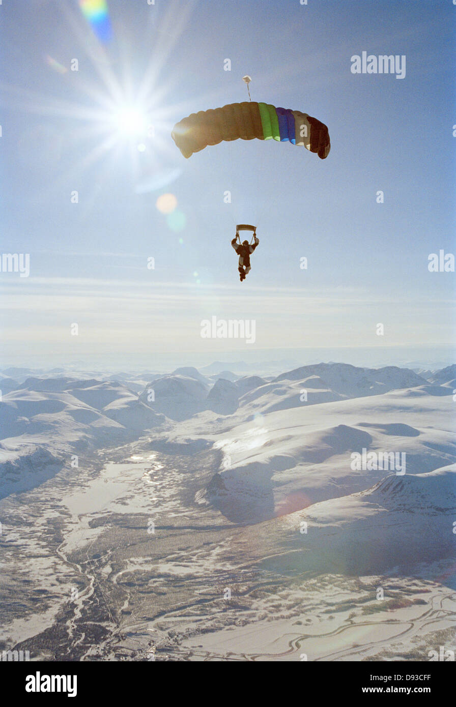Parachutist mountains outdoors hi-res stock photography and images - Alamy