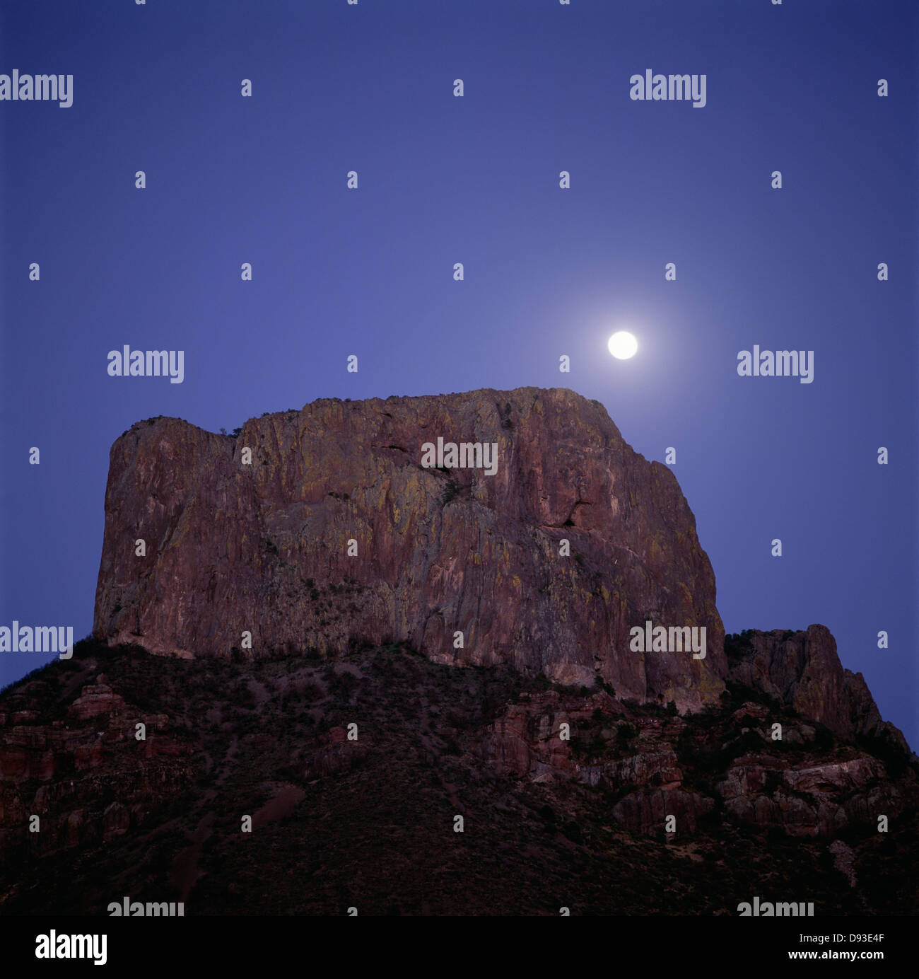 Round formation hi-res stock photography and images - Alamy