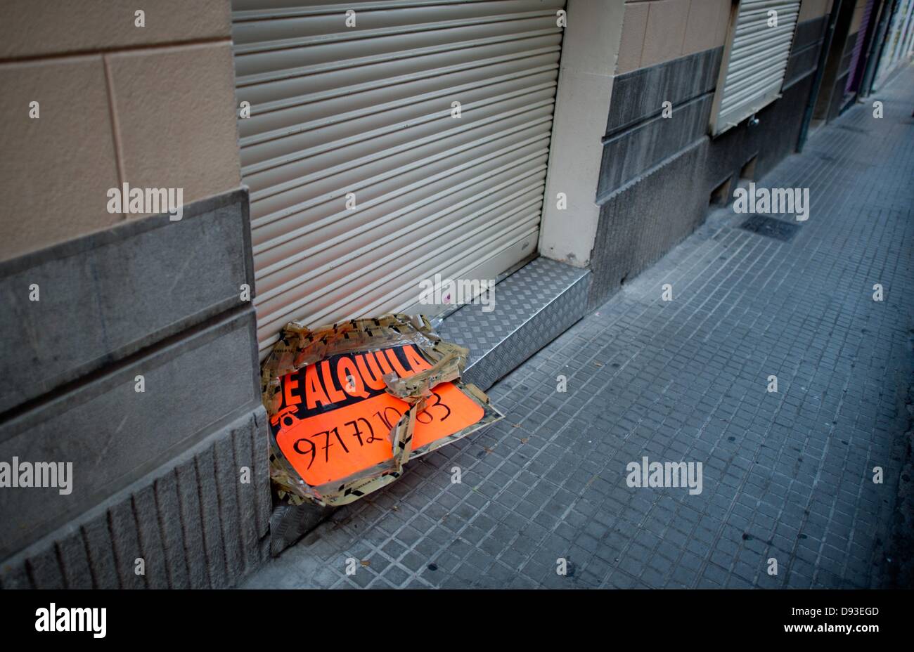 Se alquila sign hi-res stock photography and images - Alamy