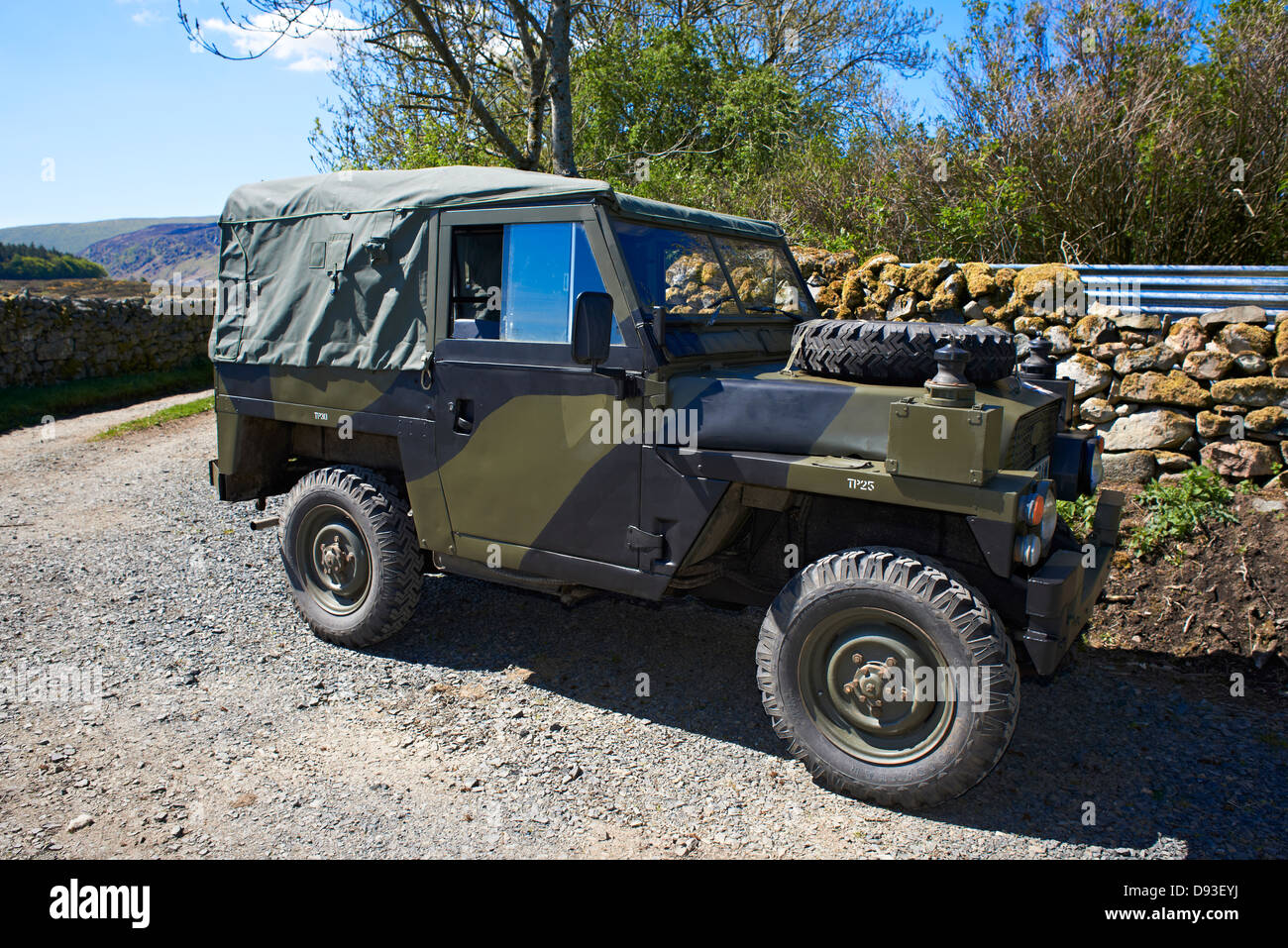 Military land rover hi-res stock photography and images - Alamy