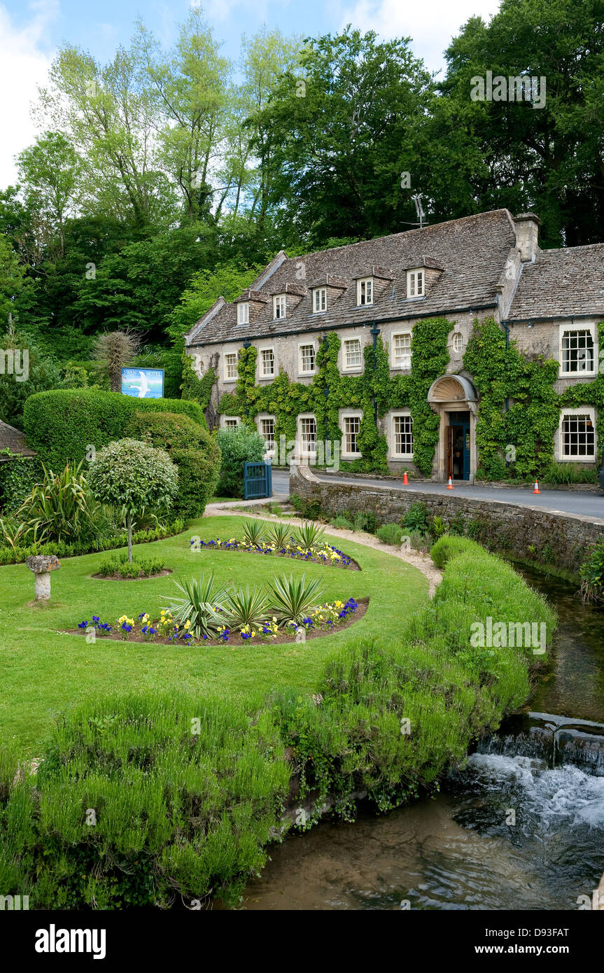 swan hotel, bibury, gloucestershire, england Stock Photo - Alamy