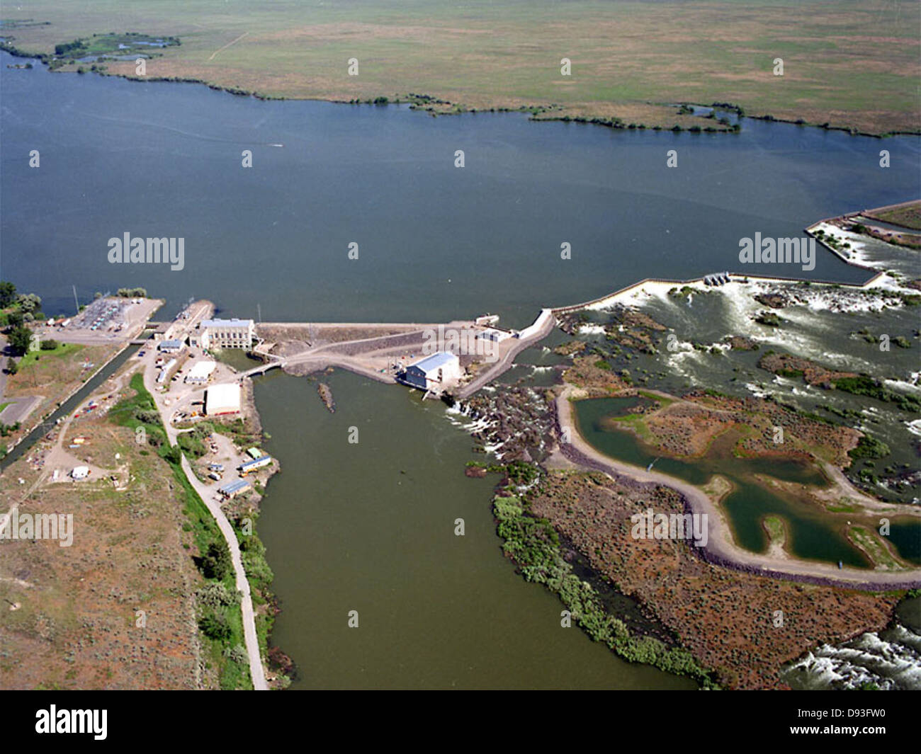 Minidoka Dam, built by the Bureau of Reclamation, is located in Idaho ...