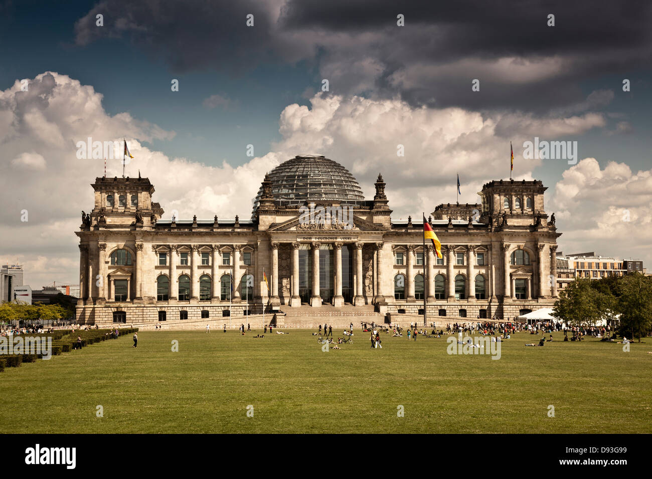 Columned building with glass dome, Berlin, Germany Stock Photo - Alamy