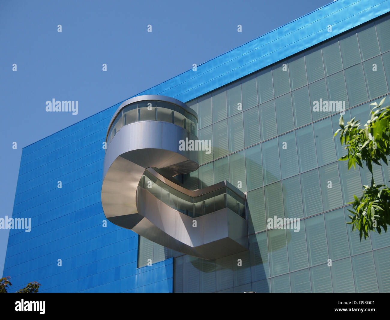Frank gehry staircase exterior hi-res stock photography and images - Alamy