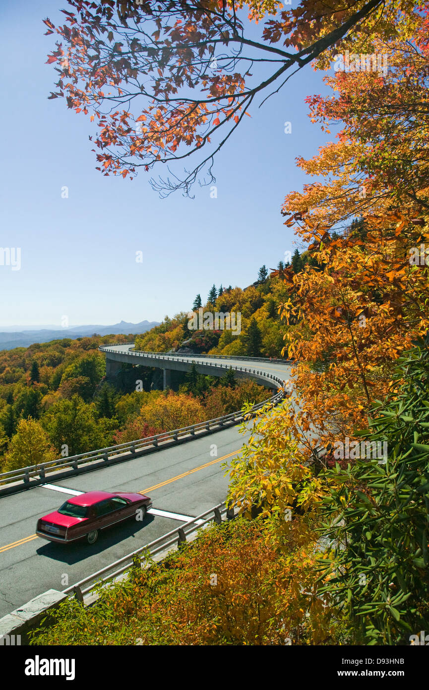 Car mountain ridge hi-res stock photography and images - Alamy