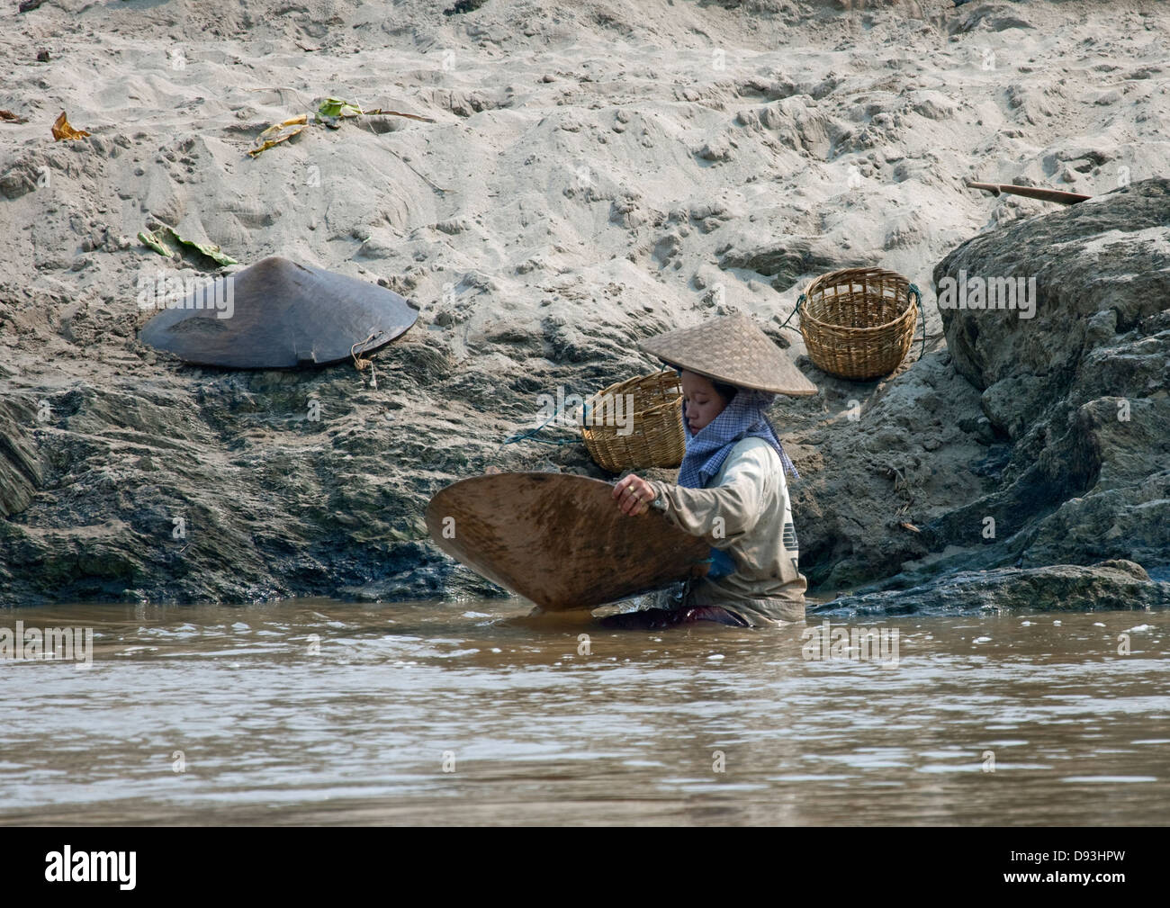 Gold Panning On Mekong River, Houei Xay, Laos Stock Photo - Alamy