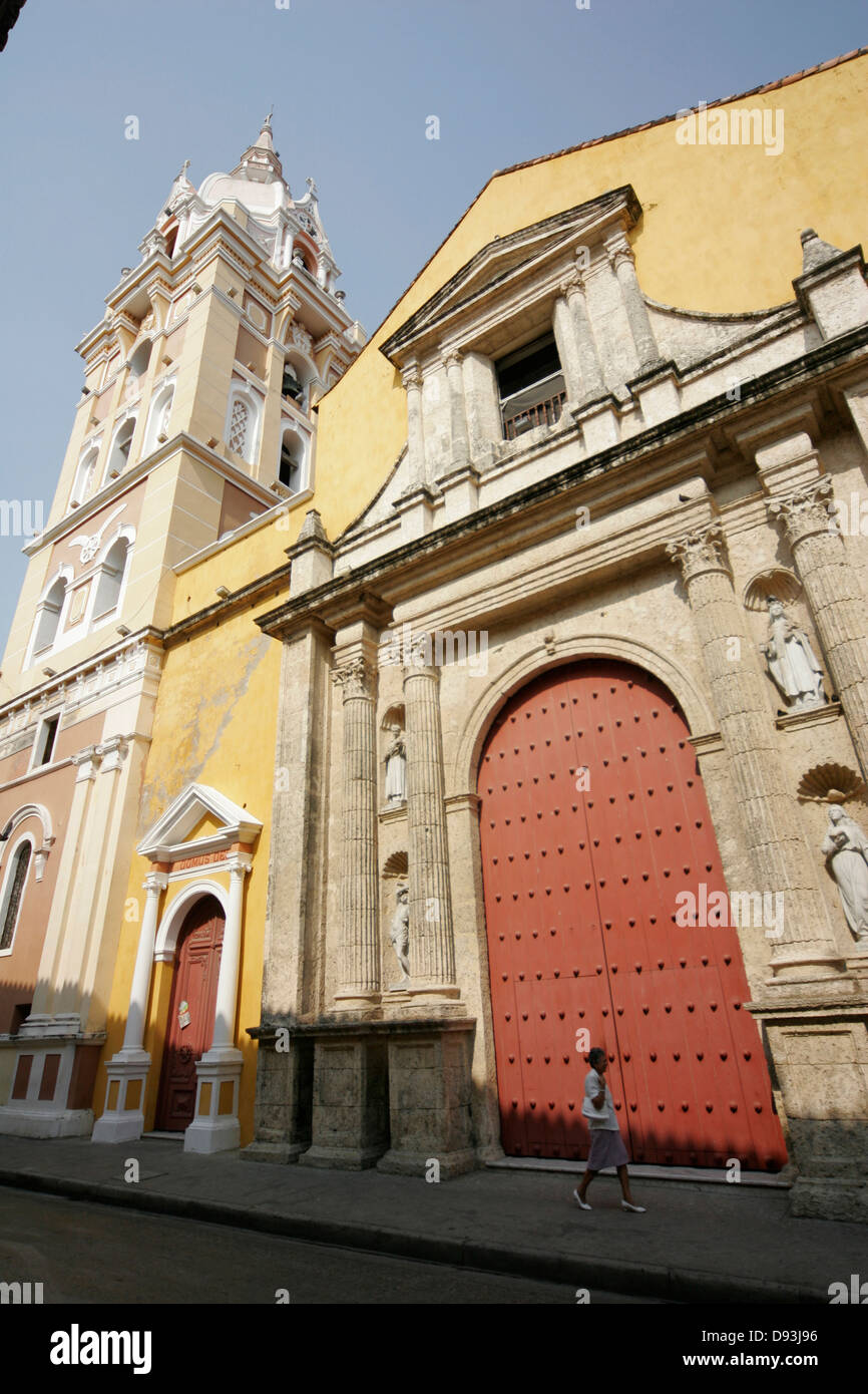 Cathedral of Cartagena and colonial buildings in historical center of ...
