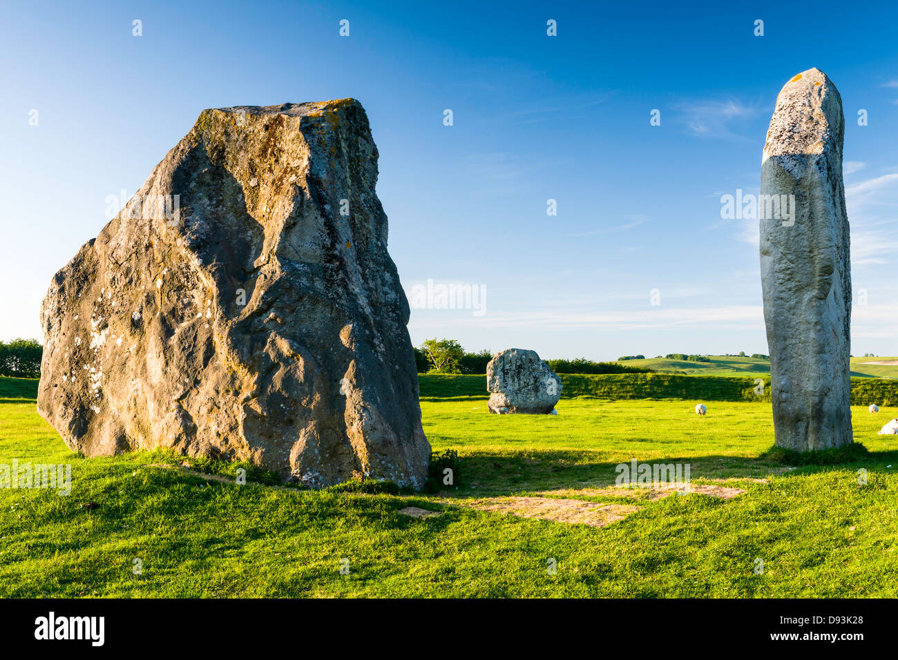 Avebury stone circle in the landscape hi-res stock photography and ...