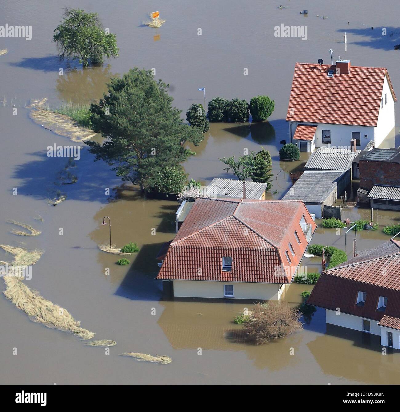Fischbeck, Germany. 10th June, 2013. Houses have been flooded after the ...