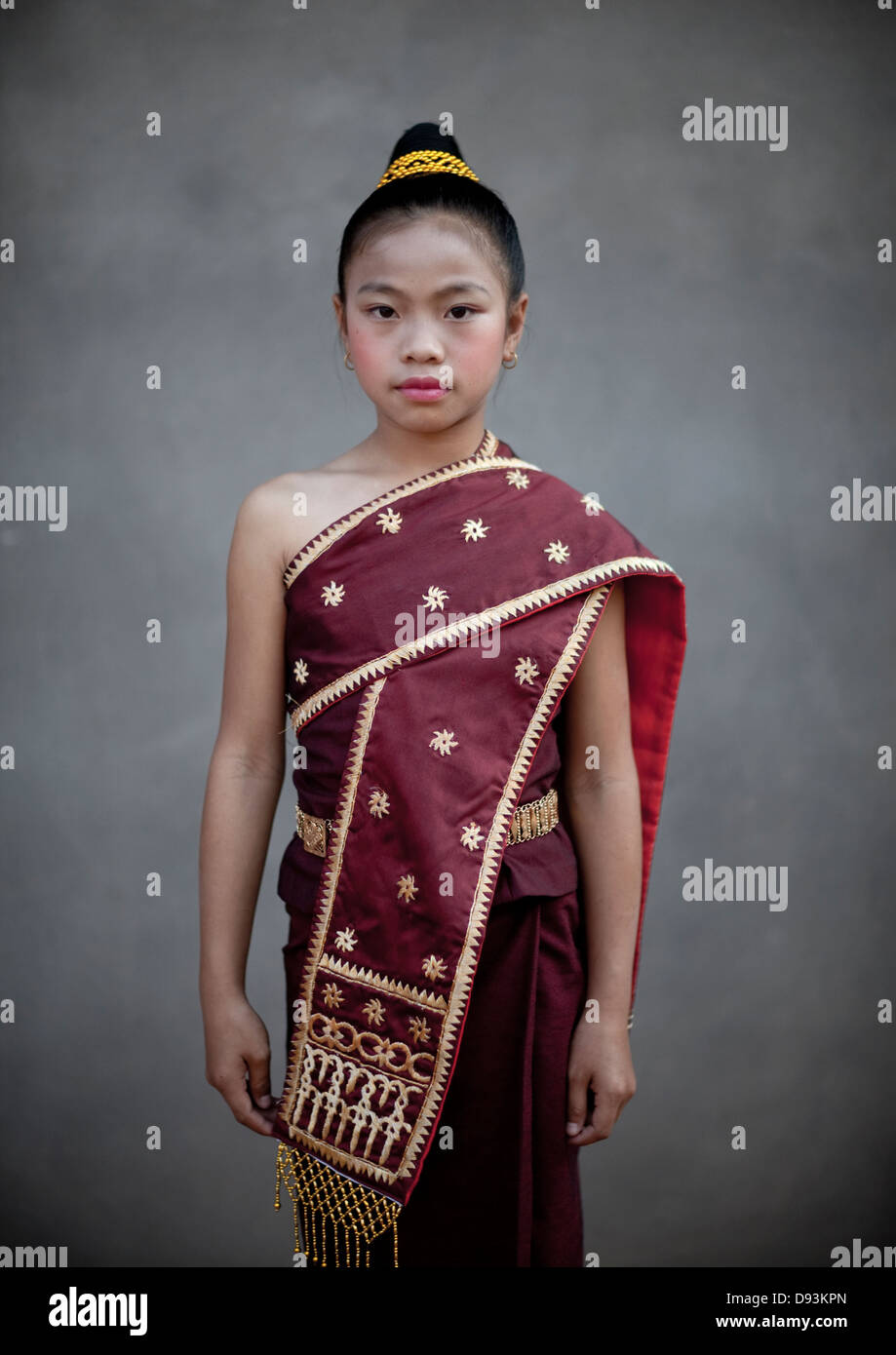 South asian child dance hi-res stock photography and images - Alamy