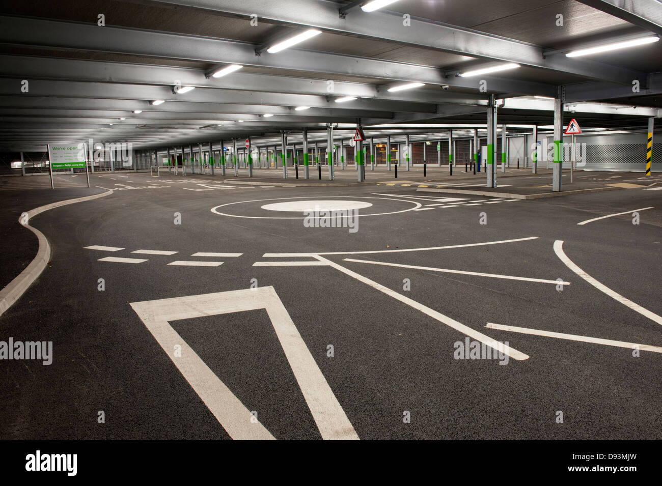 Empty Background Road Roundabout White lines Stock Photo - Alamy