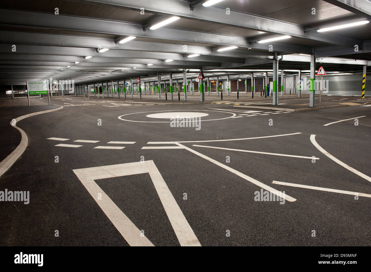 Empty Background Road Roundabout White lines Stock Photo - Alamy