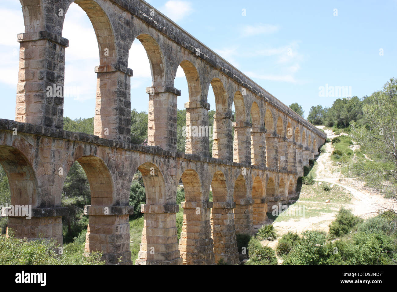 Ancient roman aquaduct hi-res stock photography and images - Alamy