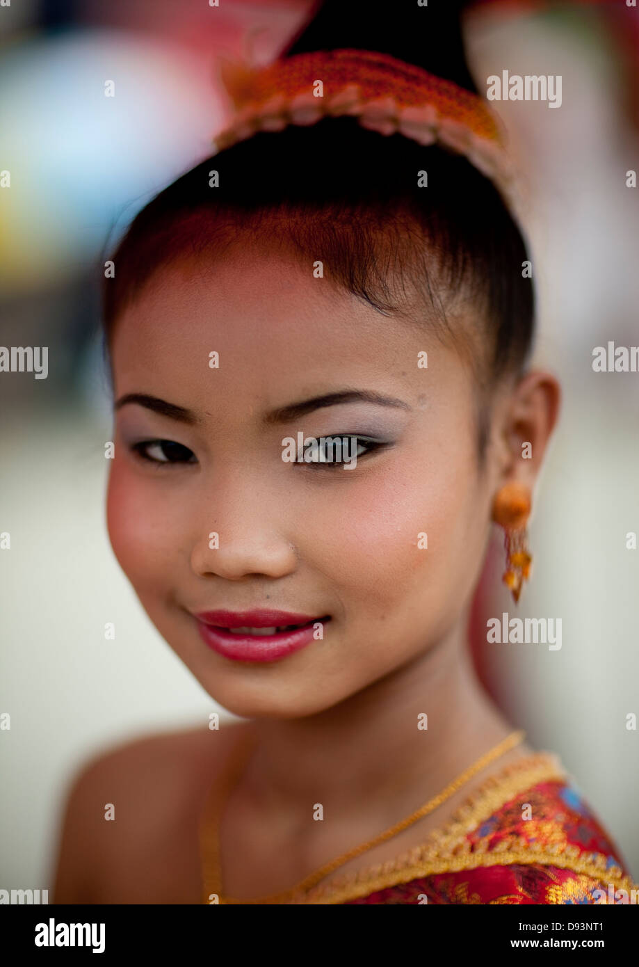 Lao girl in luang prabang hi-res stock photography and images - Alamy