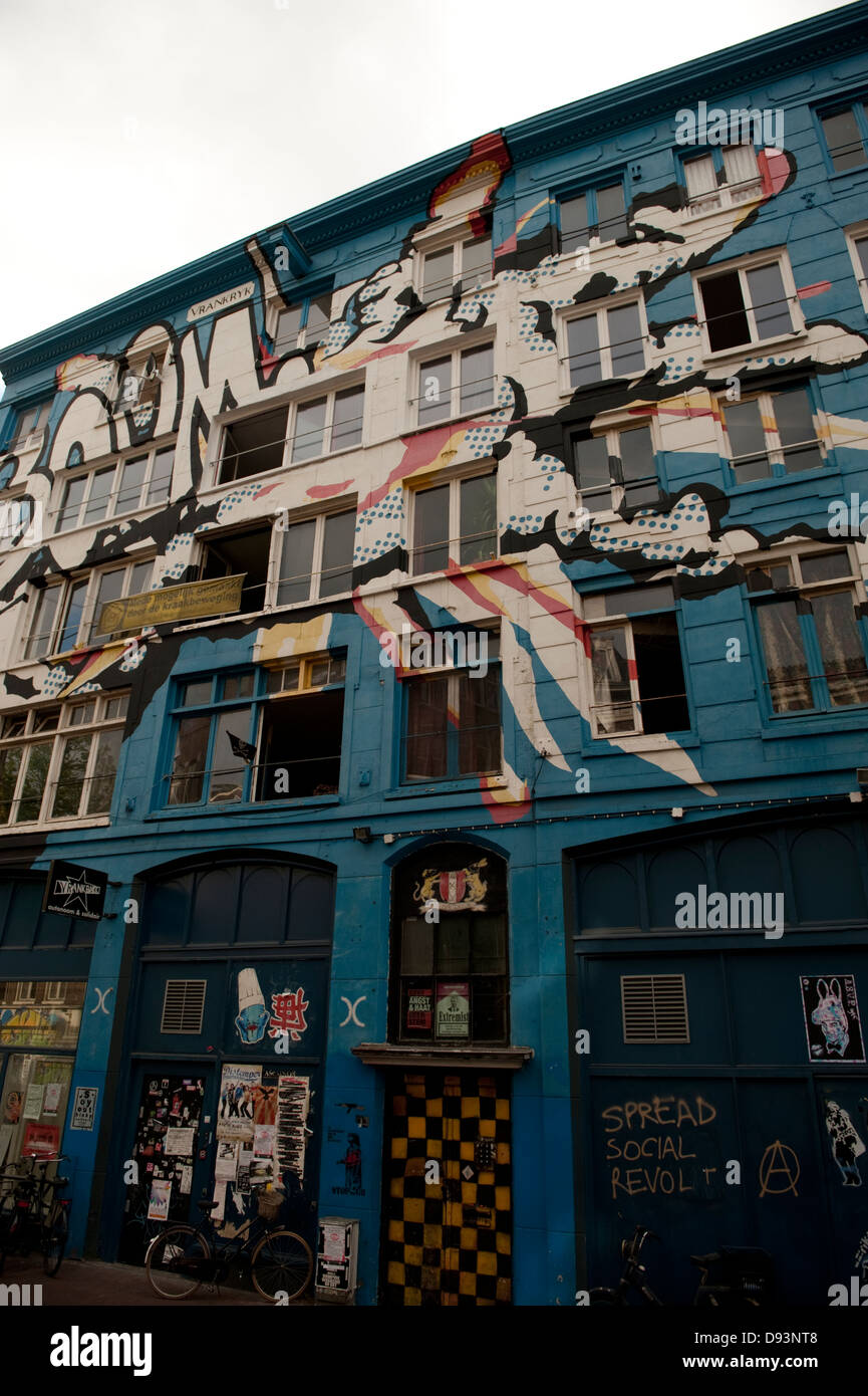 Graffiti building hi-res stock photography and images - Alamy