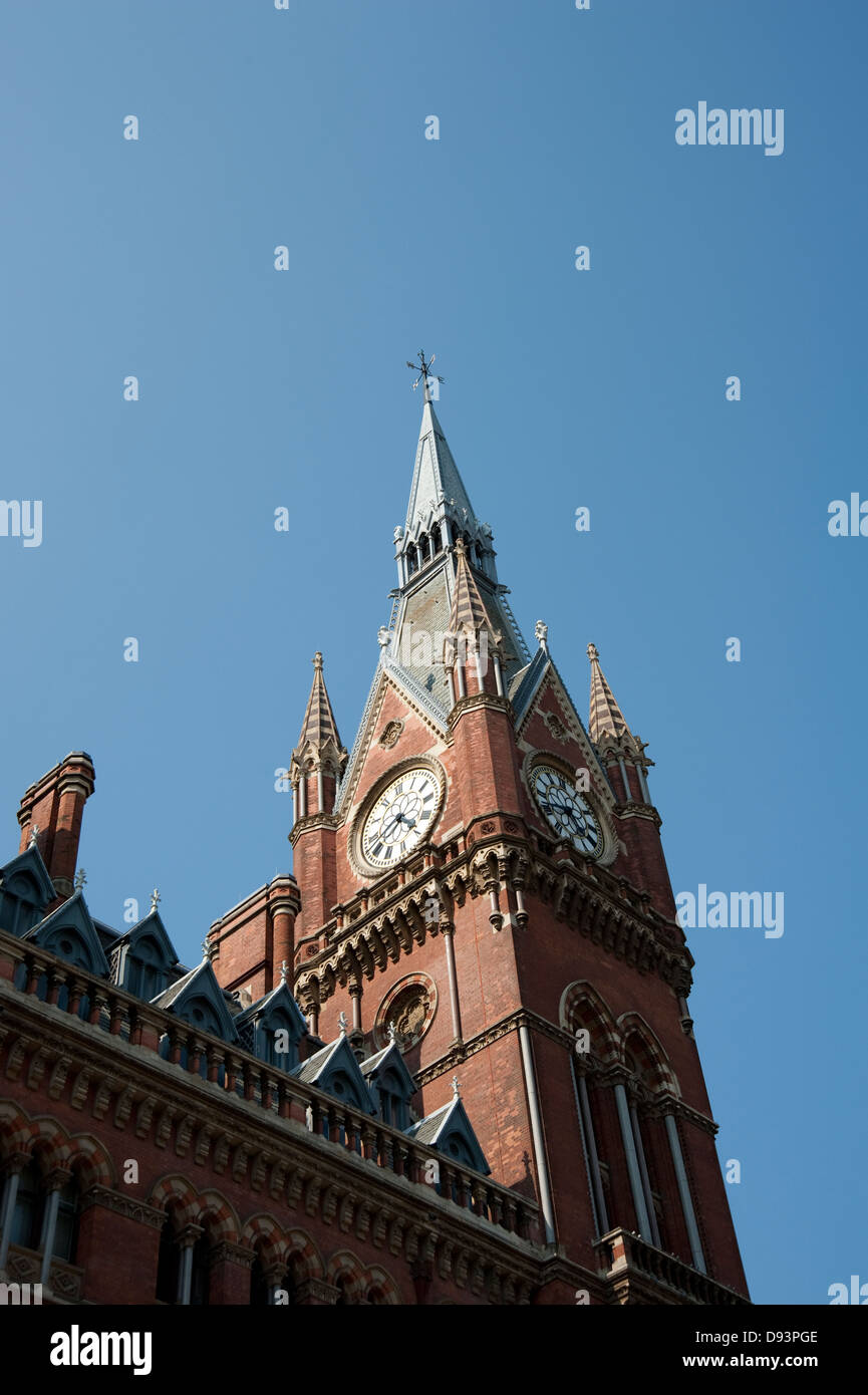 Clock Tower of St Pancras Hotel Stock Photo - Alamy