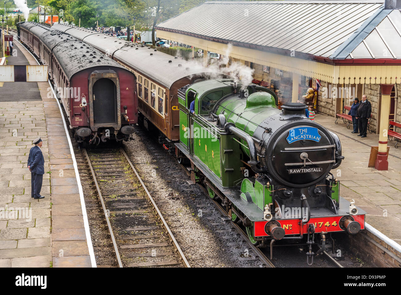 Steam train locomotive engine hunslet hi-res stock photography and ...