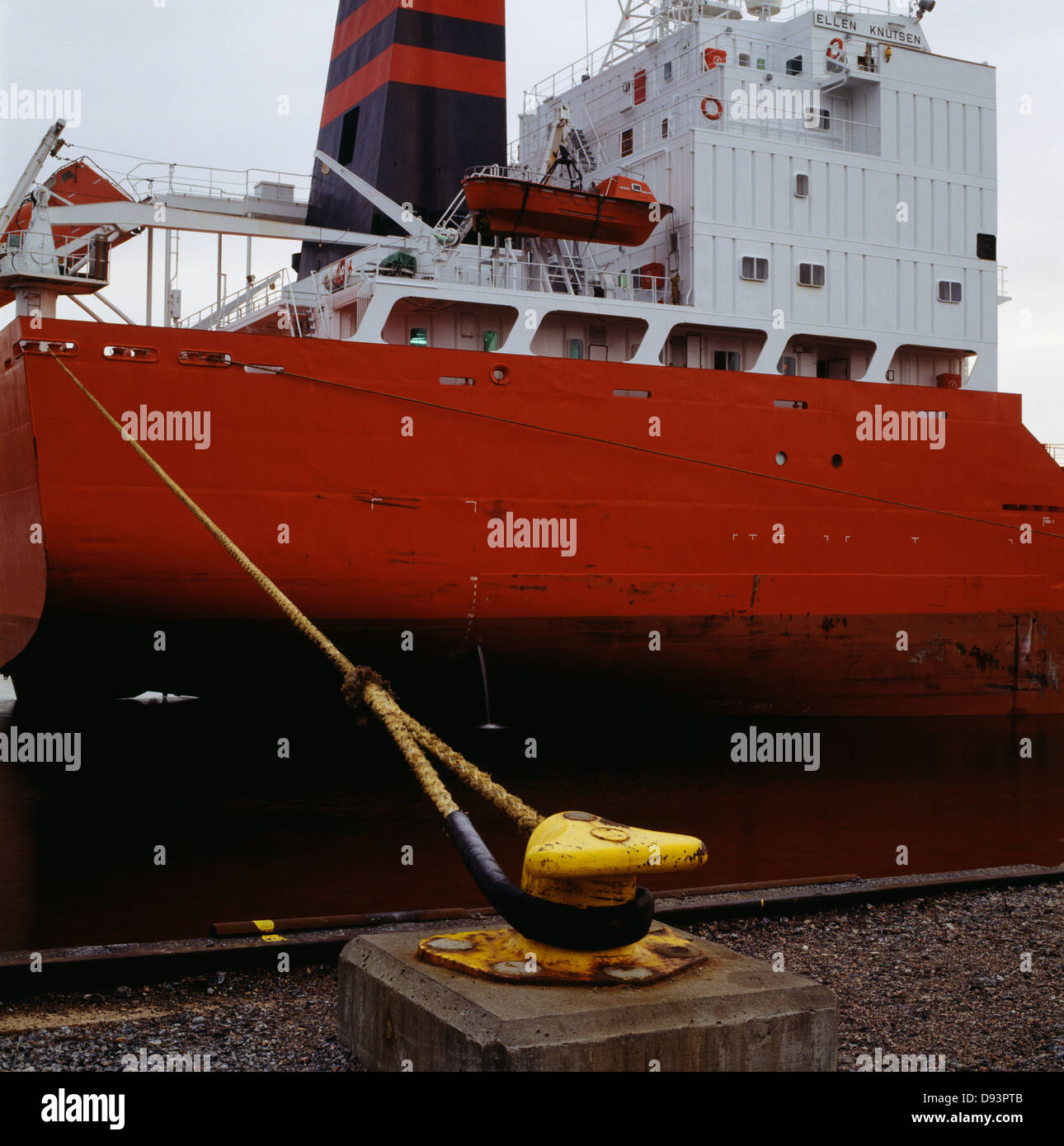 Ship moored with rope tied to mooring Stock Photo - Alamy